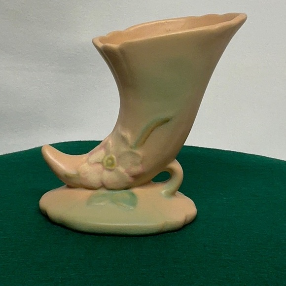 Weller | Art | Vintage Weller Pottery Cornucopia Vase | Poshmark